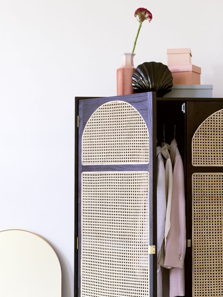 Cannage: el tejido que se está tomando la decoración – The Deco Journal